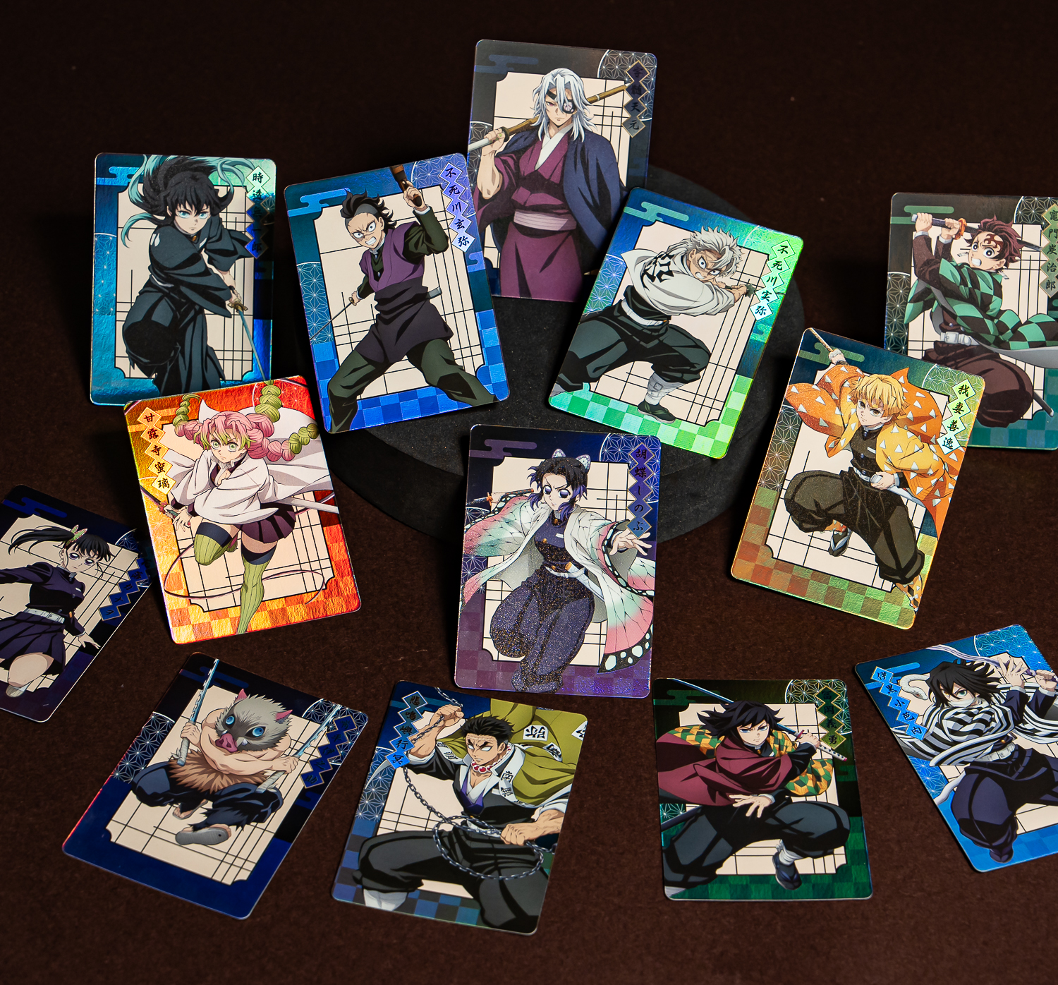 主打熱門盲抽小卡 ! 熱門動漫周邊商品店「宅一番」10/3進駐誠品R79 超狂四台「鬼滅之刃」卡牌機、「膽大黨」、「我英」等16大IP周邊大集合 - oneone宇宙